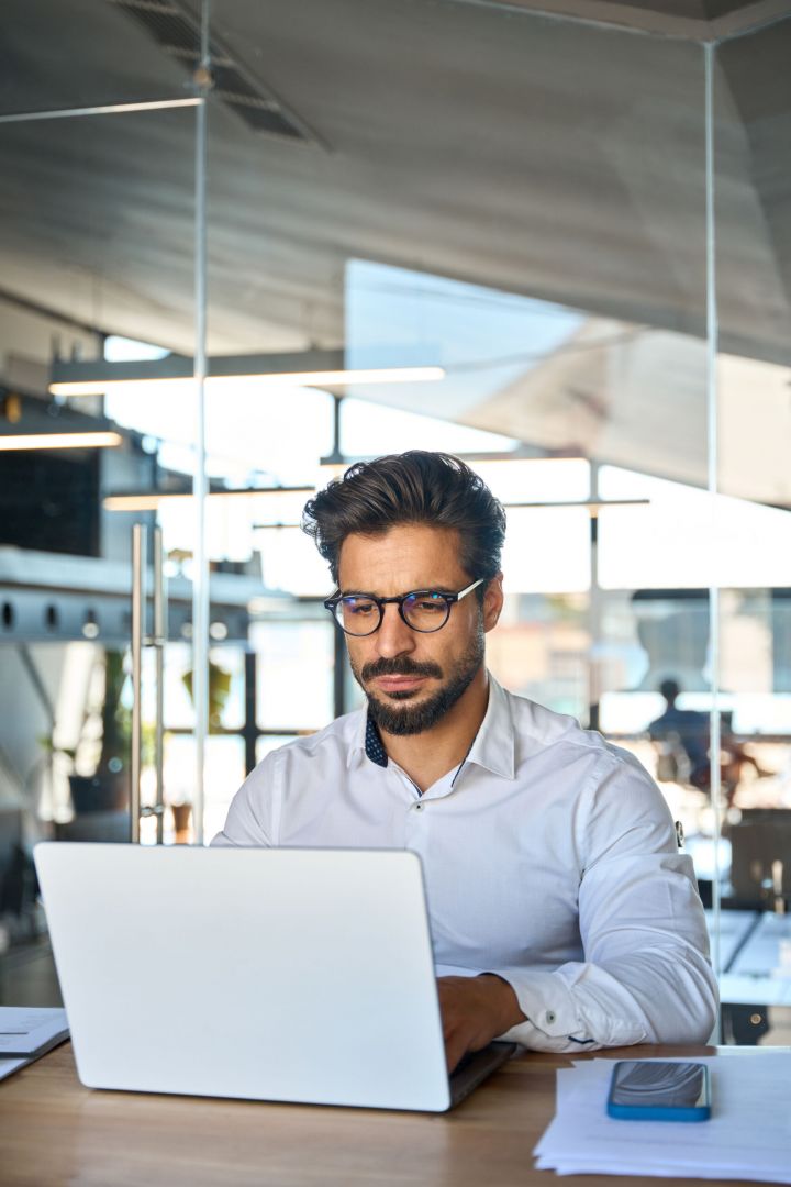 What is Asynchronous Learning? Less Than 100 Words - Round Table Learning